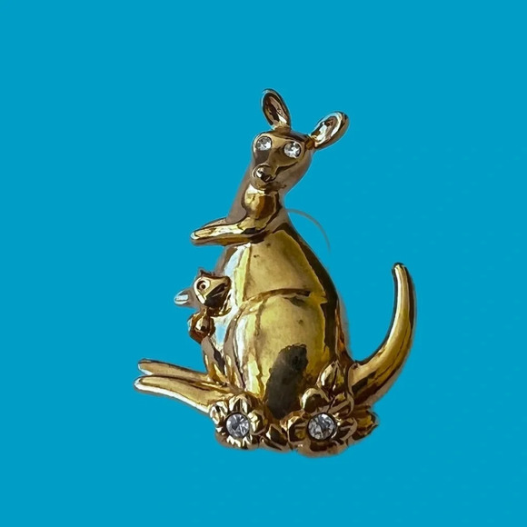 Avon | Jewelry | Vintage Avon Gold Tone Paste Rhinestone Kangaroo And ...